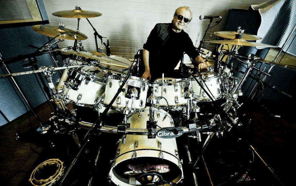 Un gigante bajo el sol, a la memoria de Alan White - Dark Room Network
